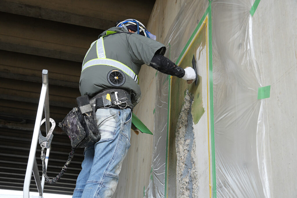 SBLNジェル+ターマラストで塩害損傷したRC橋脚を延命化 | R2SJ