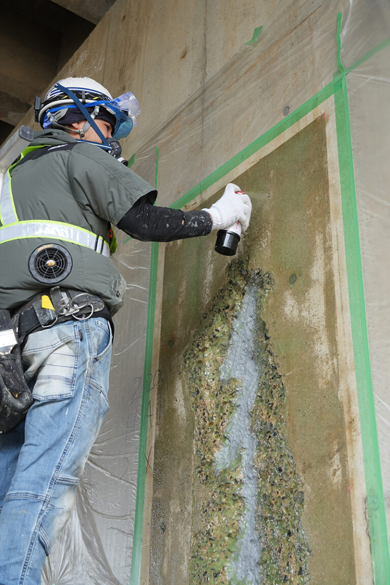 SBLNジェル+ターマラストで塩害損傷したRC橋脚を延命化 | R2SJ