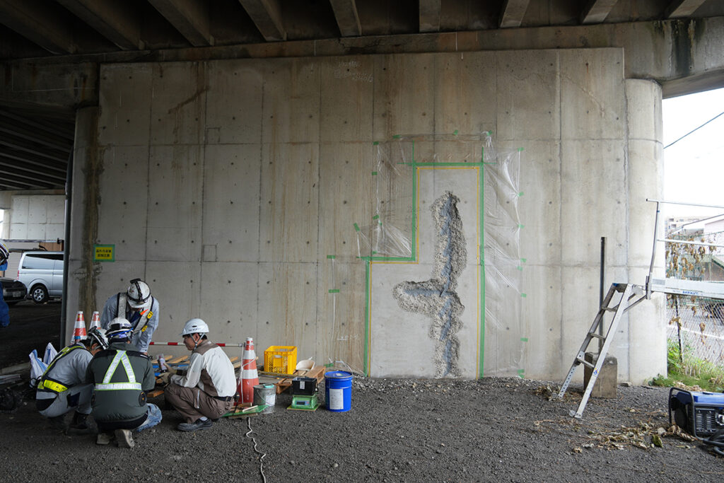 SBLNジェル+ターマラストで塩害損傷したRC橋脚を延命化 | R2SJ