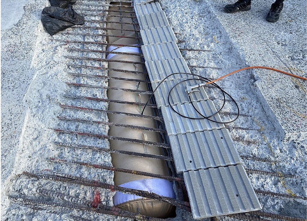 RC中空床版補修工法として エアチューブ工法+KKフォームを現場適用 | R2SJ