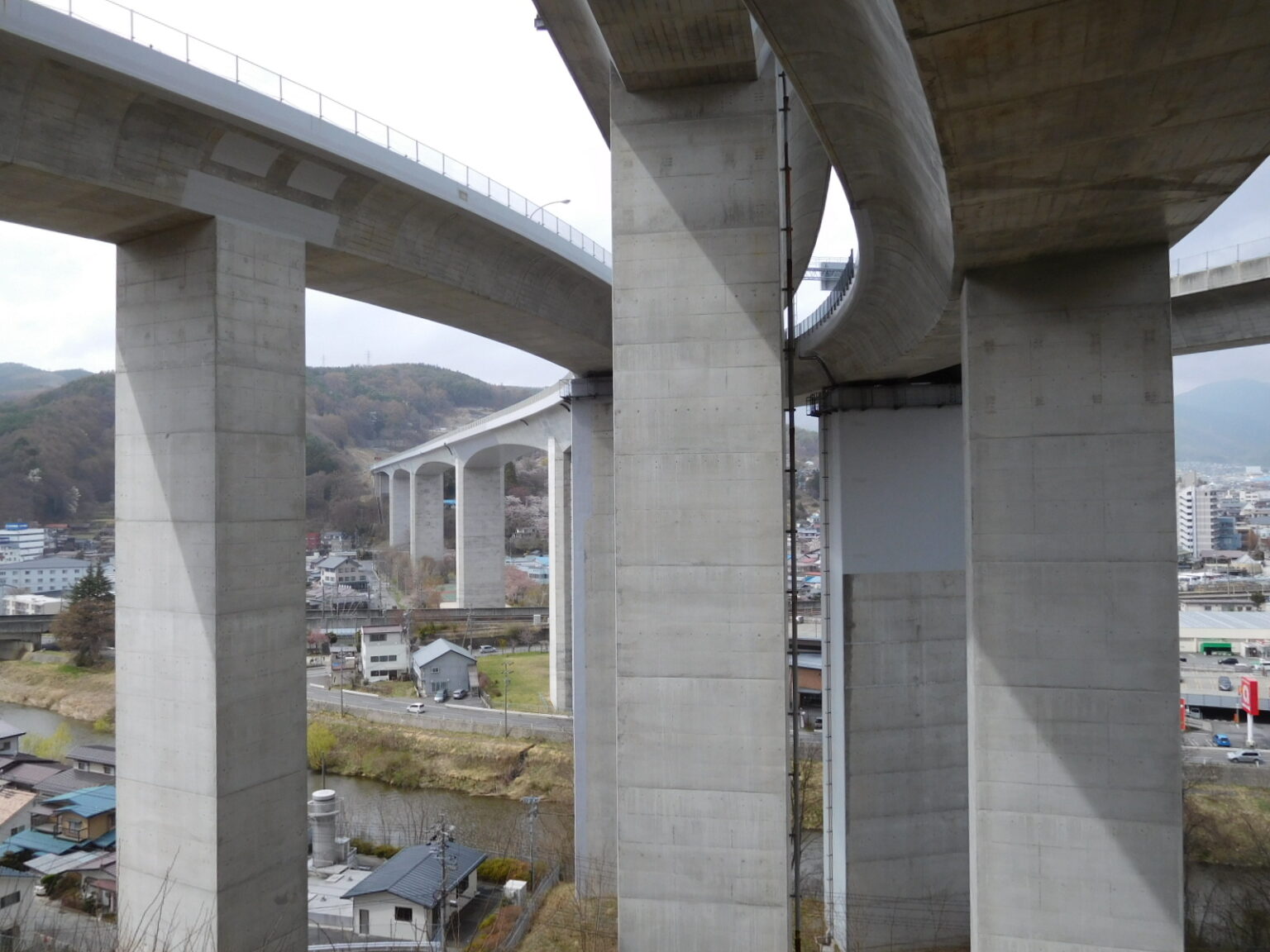 NEXCO大規模更新現場シリーズ① NEXCO中日本 岡谷高架橋のリニューアル工事が進む | R2SJ