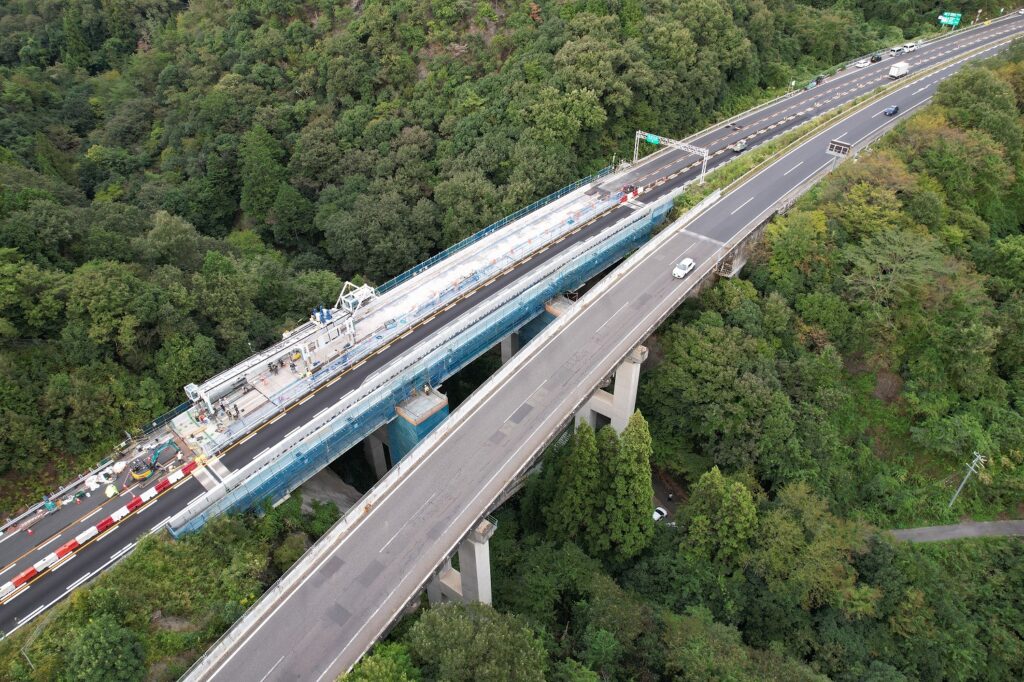 NEXCO大規模更新シリーズ② 中央道北市場高架橋、欠梁橋の床版取替 | R2SJ